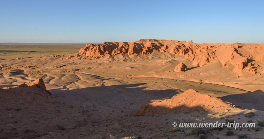 Les falaises flamboyantes de Bayanzag